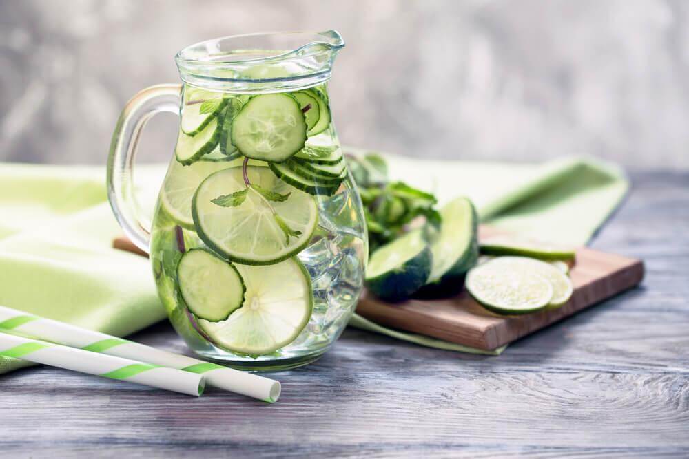 Benefici del succo di cetriolo: 9 motivi per berlo - Vivere più sani