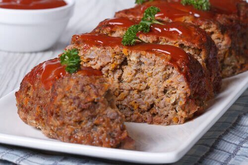 Come preparare un delizioso rotolo di carne ripieno - Vivere più sani