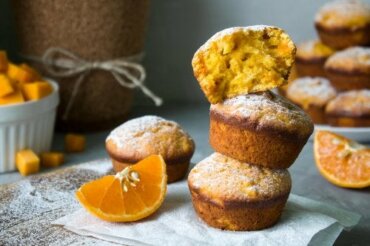 Muffin all'arancia soffici e deliziosi - Vivere più sani